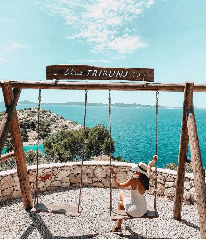 Beaches :: Apartmani Grubelić- Tribunj